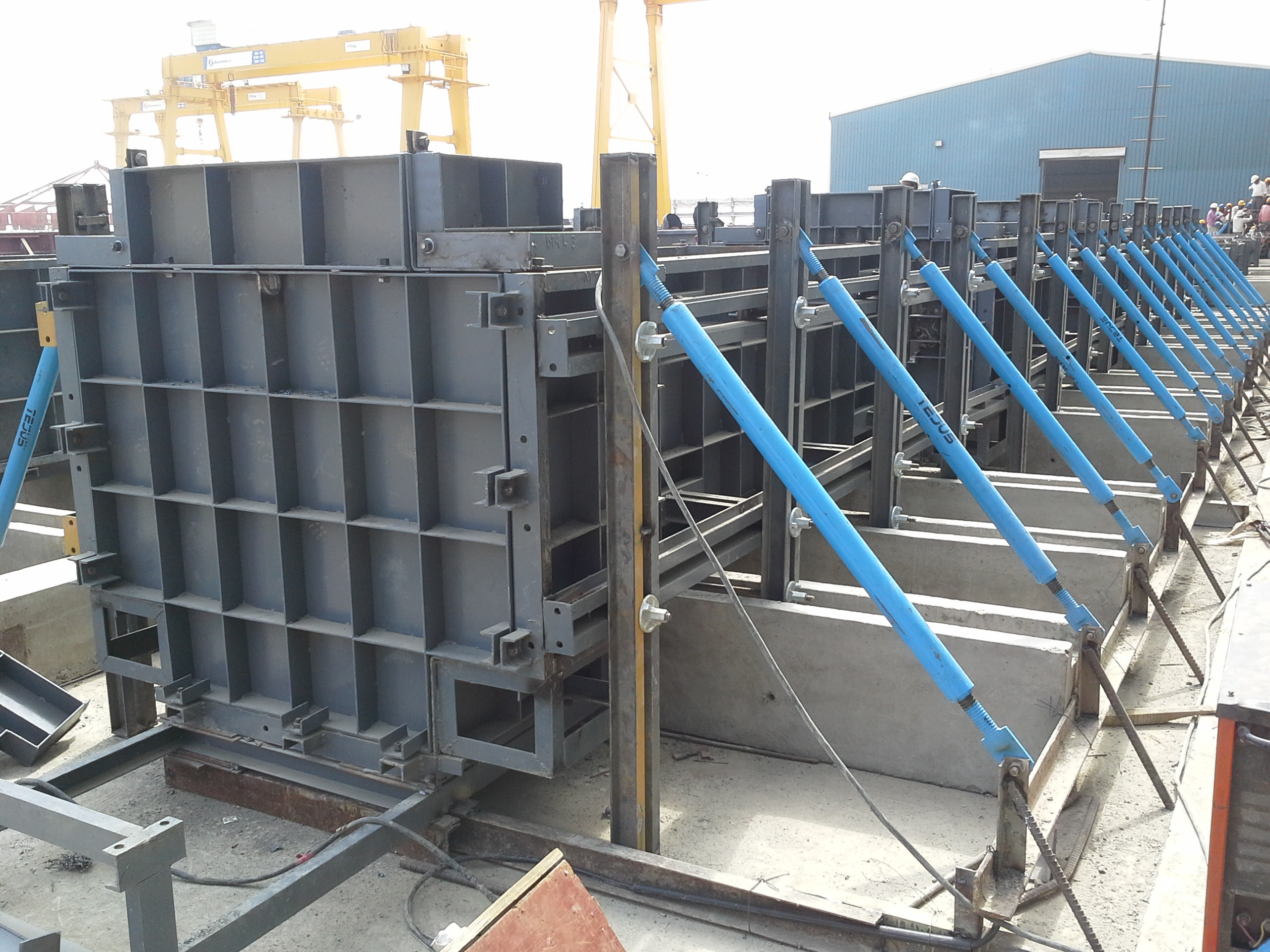 Precast Columns | Precast India Infrastructures Pvt. Ltd.